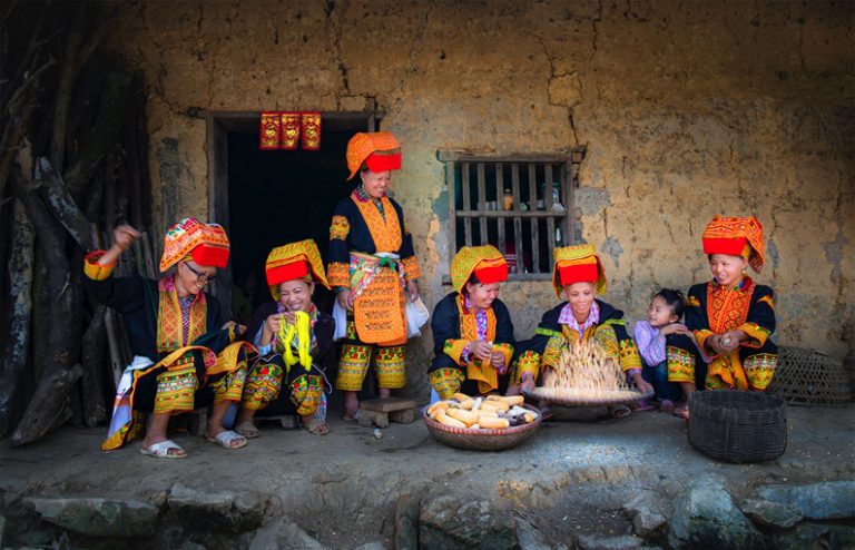Biểu tượng nghệ thuật của người Dao - Heritage Vietnam Airlines