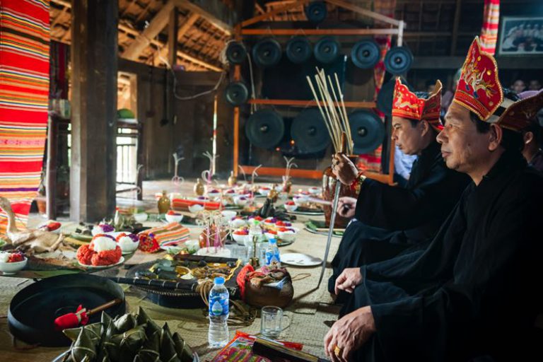 Living traditions of the Muong people - Heritage Vietnam Airlines
