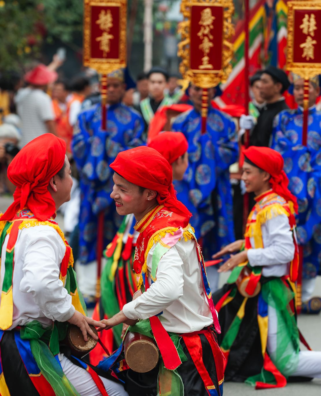 The ecstatic Bong Dance - Heritage Vietnam Airlines