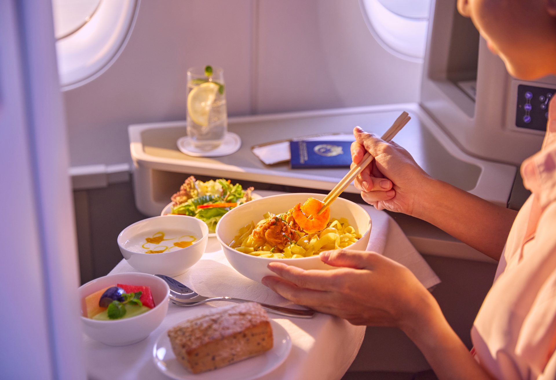 Convenient electronic menus - Heritage Vietnam Airlines