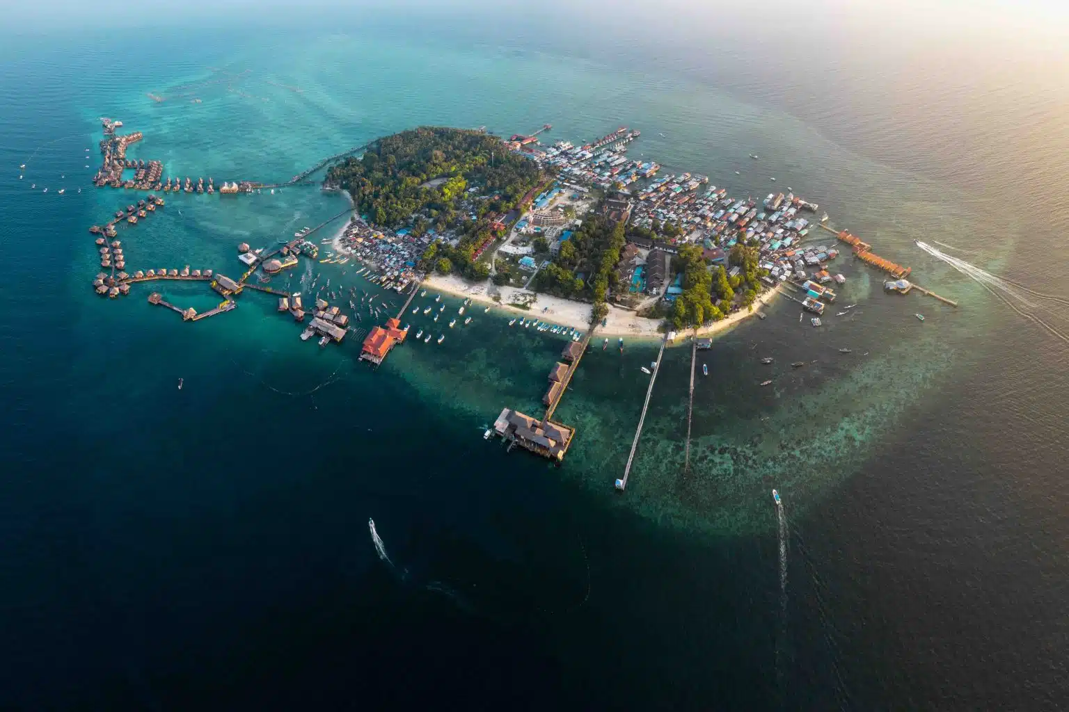 The sea nomads of Mabul Island - Heritage Vietnam Airlines